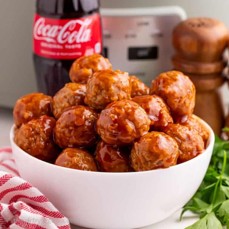 Crockpot Coca Cola Meatballs (3 ingredients) - theairfryingdiva.com
