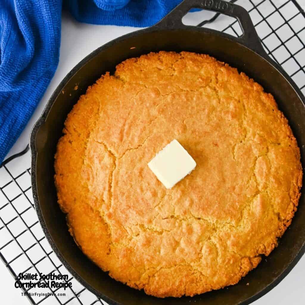 Skillet Southern Cornbread Recipe - theairfryingdiva.com
